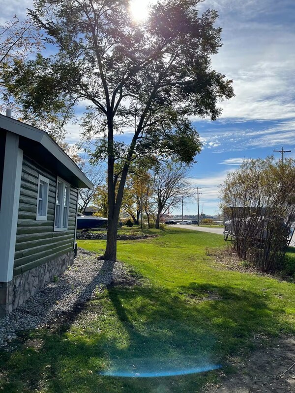 Charming Log Cabin - Grand Haven, MI