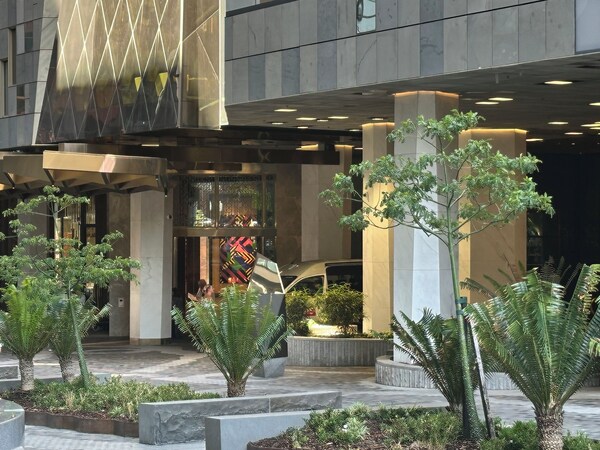 Ritz Grand Retreat | Amenities | Melbourne - Kensington