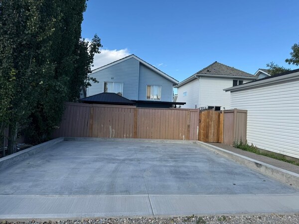 Private Legal Suite In A Bi-level Home - Alberta