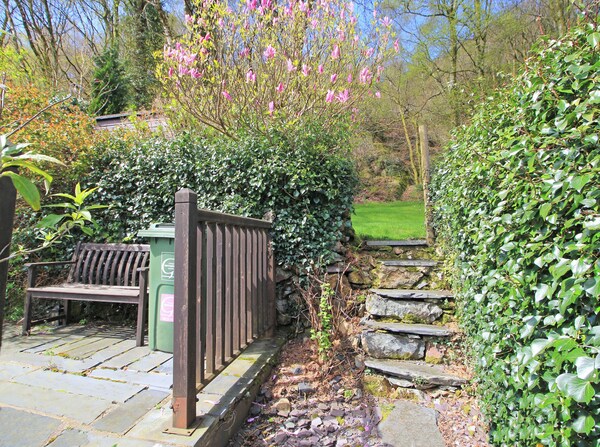 Hafan Cottage, Pet Friendly, With Open Fire In Beddgelert - Beddgelert