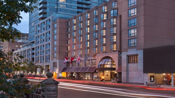 2 Modern Pet-friendly Rooms W/ Refined Decor Near Subway & Top Attractions - 