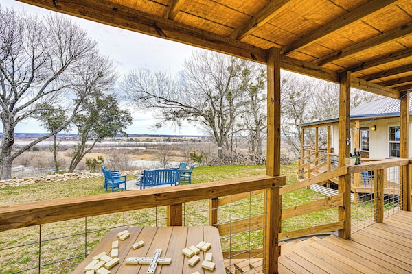 The Grainbury Silo & Cliffside Cabins: River View - Granbury, TX