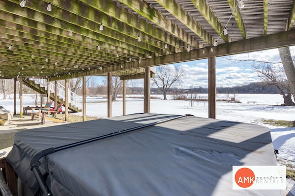 Lakefront Home Slayton Shores - Great Fishing! - Greenville, MI