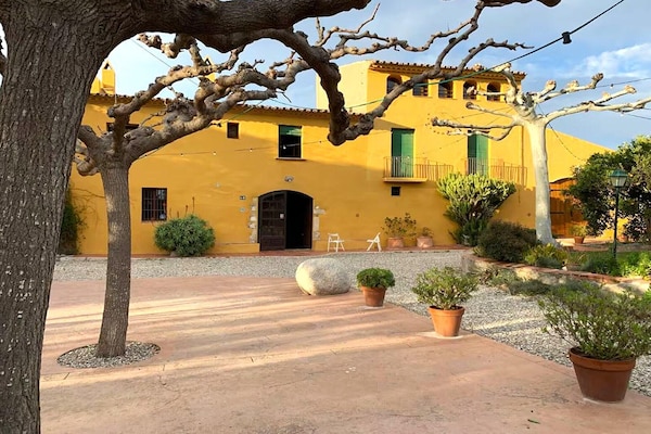 Fattoria Vicino Al Luogo Natale Di Gaudí Maspujols - Reus