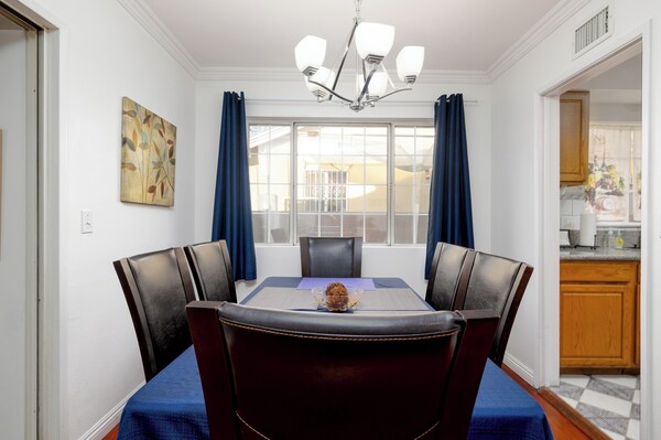 5 Bd With Natural Lighting, Ac, W/d - Whittier