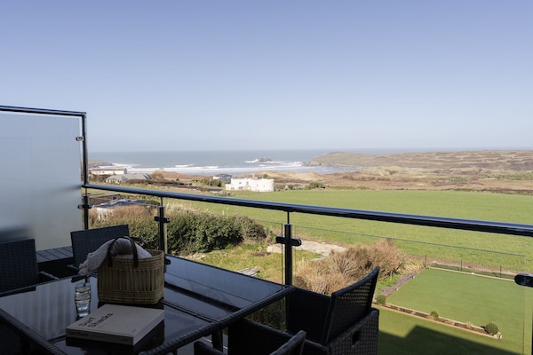 8 Beachview -  Apartment In Crantock Sleeps 4 Guests In 1 Bedroom - Newquay