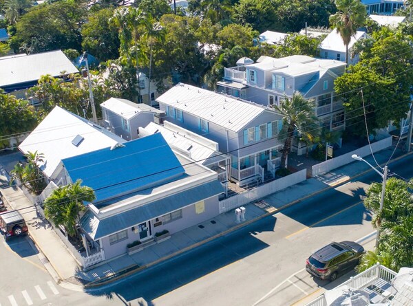 Tropical Island Retreat Near Florida Beaches With Pool & Views - Key West, FL