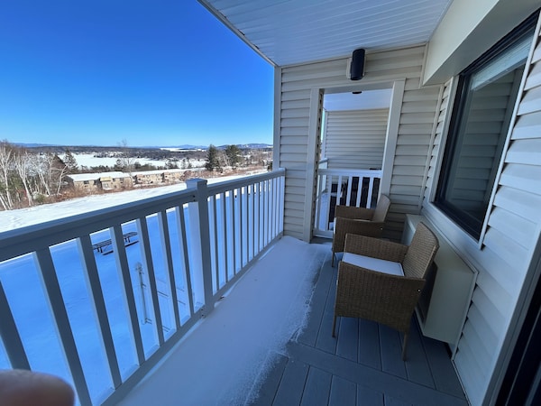 Cedar Lodge 205 With Lake Views And Balcony - Moultonborough, NH