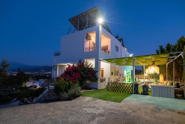 White House Chersonisos With Private Swimming Pool - Hersonissos