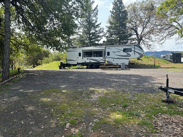 Cozy Rv With Terrific Views, And Peaceful Surroundings. - Ukiah, CA