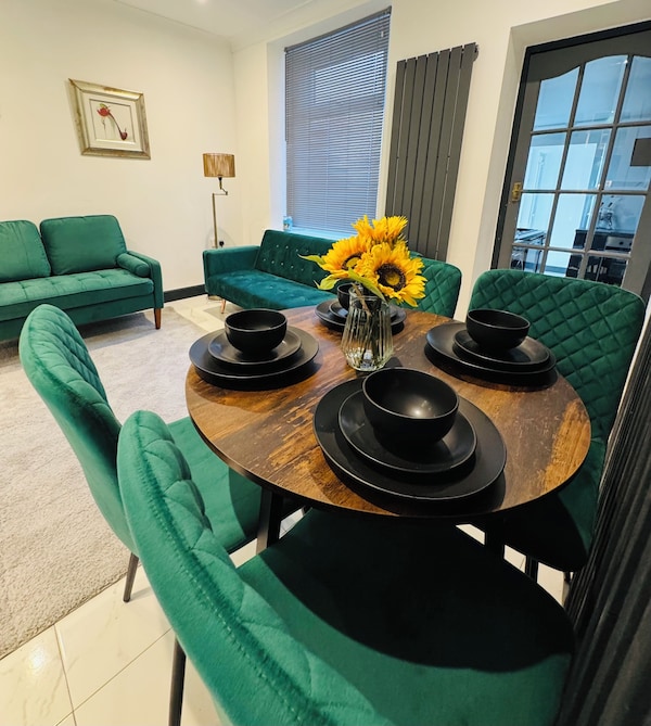 Home Away 4br Luxury House\nfamily Fruendly And Pet Friendly\ncity  Centre - 斯旺西