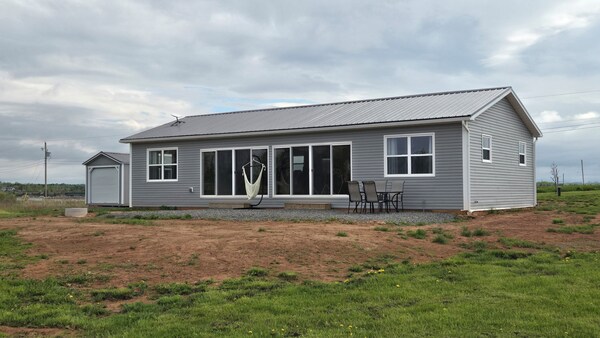 Relaxing Spot On The Water. Close To Many Golf Courses In The Area. - Prince Edward Island