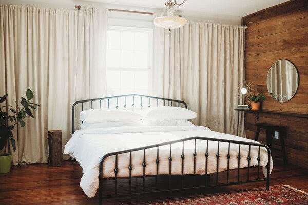 Charming 4-bedroom Farmhouse With Wifi, Ac In Lovely Lincoln - Devil's Den State Park, Winslow