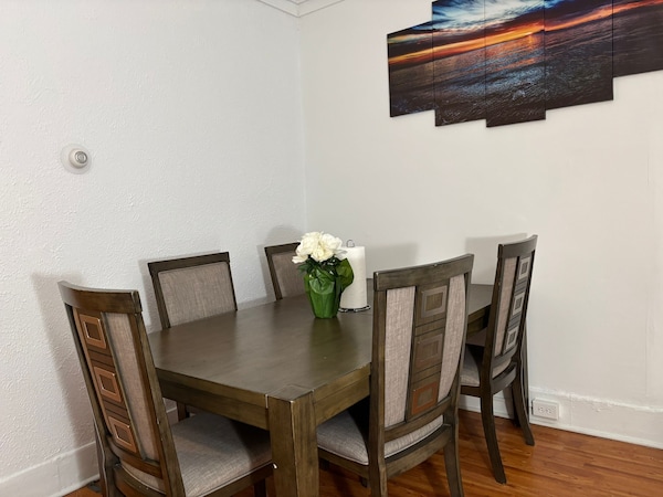 Spacious 3-bed Apartment With Wifi, Ac Near Hospital, Ann Arbor - Ypsilanti, MI