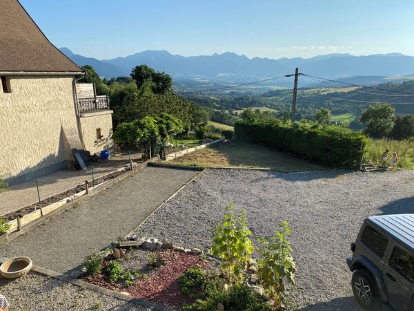 Country House Ideal For Spending Time With Friends And Family. - La Mure