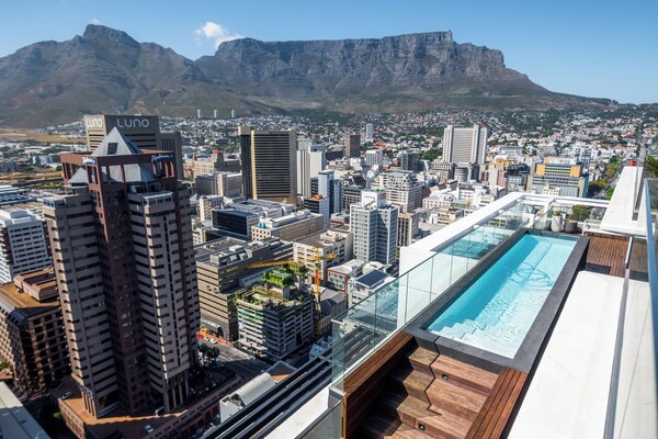 Highest Penthouse In City | Pool And Panoramic Views - Camps Bay