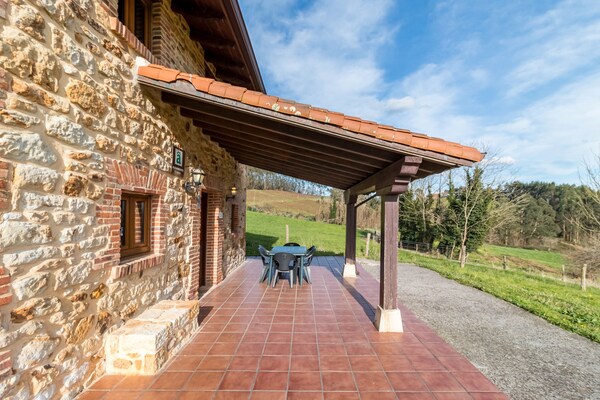 Casa Rural 'Alba' Con Vistas A La Montaña, Jardín Privado Y Balcón - Cantabria
