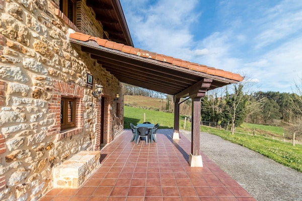 Casa Rural 'Alba' Con Vistas A La Montaña, Jardín Privado Y Balcón - Cantabria