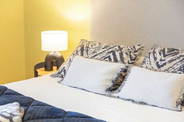 Chambre D'hôtes 'Madame De La Fayette' Avec Terrasse Partagée, Jardin Partagé Et Wi-fi - Trégunc