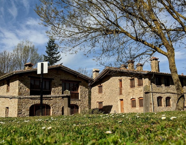 Country House 'Mas El Carrer - Baixos' With Mountain View, Shared Pool And Wi-fi - Santa Pau