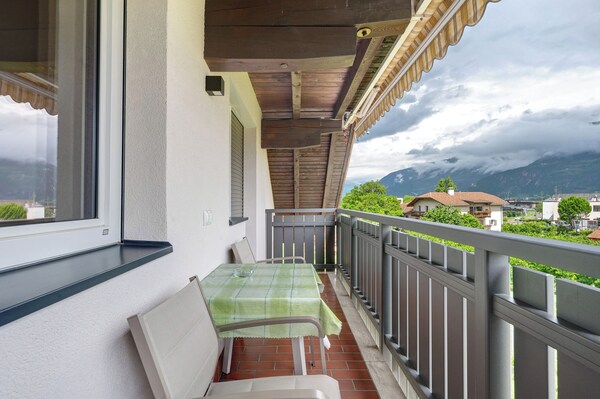 Apartamento 'Haus Stolz Schloss Hocheppan' Con Vistas A La Montaña, Wi-fi Y Aire Acondicionado - Sankt Pauls