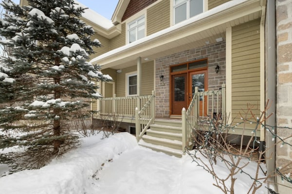 Spacious 3-story Golfside Townhouse With Pool Access Aiglon 1614 - Mont-Tremblant