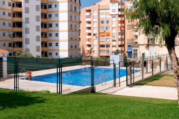 Studio 'Miramar' With Shared Pool, Wi-fi And Air Conditioning - Rincón de la Victoria