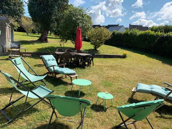 Maison De Vacances 'Granit Cocoon By Madame Est Servie' Avec Terrasse, Jardin Et Wi-fi - Trégastel