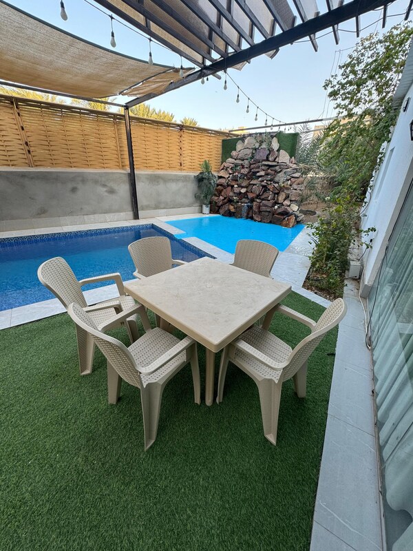 Charming 2-bedroom Chalet With Wifi, Ac In Delightful Madinah - Médine