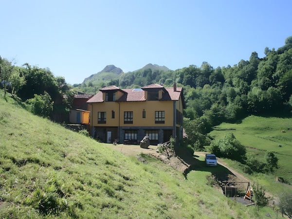 Room 'El Cerezo' With Shared Pool, Shared Garden And Wi-fi - Astúrias