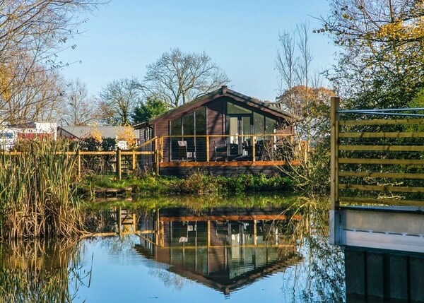 2 Bedroom Accommodation In Westbury - Warminster