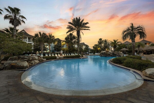 Destin'd To Be Here · Resort Lagoon Pool/hot Tub: Beach Trolley & Bikes - Destin, FL