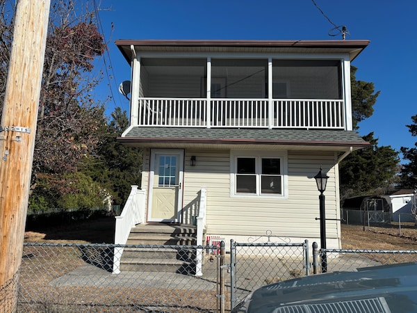 Beautiful 3 Bedroom House In Villas Nj- Dishwasher, Washer/dryer, And Ac. - Cape May, NJ