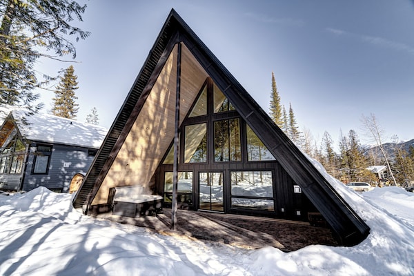 Modern A-frame | Ski In | Hot Tub | Fernie Alpine Resort - 弗尼