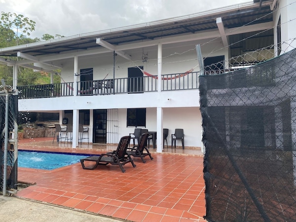 Finca El Encanto Apta Para Mascotas Caminata Ecologica Fauna Y Flora - San Carlos, Colombia