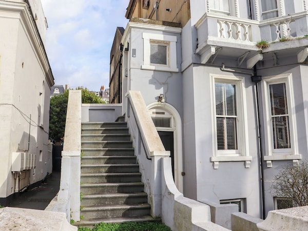 Designhouse., Pet Friendly, With Open Fire In St Leonards-on-sea - Bexhill