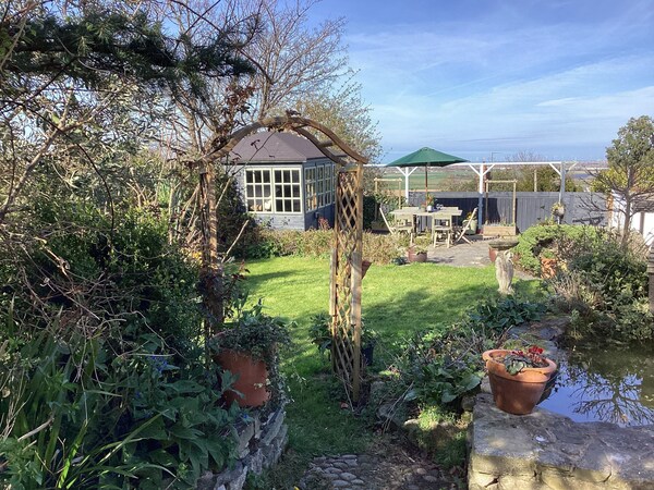 Ty Croes, Pet Friendly, With Open Fire In Bodelwyddan - Towyn