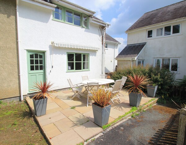 Green Cottage, Pet Friendly, Country Holiday Cottage In Borth-y-gest - Borth Y Gest