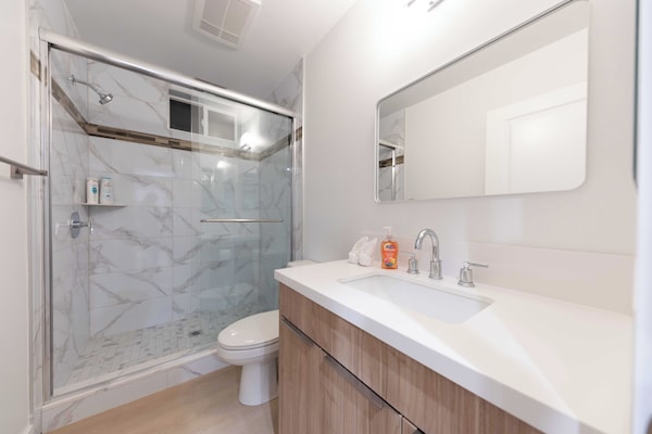 Charming 2-bedroom House In Pleasant Alhambra With Wifi, Ac, Fitness Room - San Gabriel, CA
