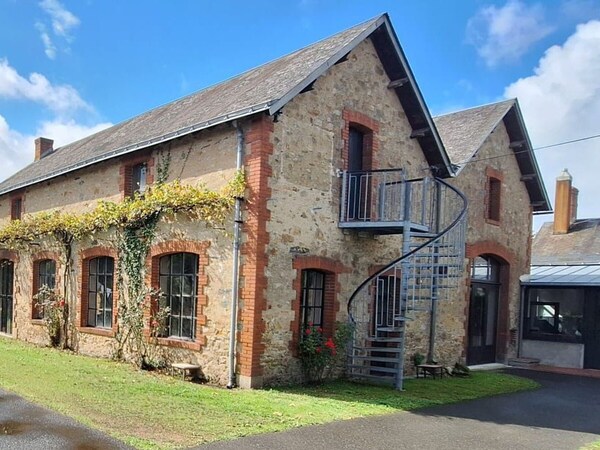 Family Cottage With Heated Pool In Legé - Legé