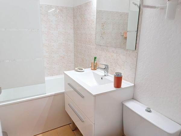 Charmant Studio à Courseulles-sur-mer Avec Wifi Et Parking - Saint-Aubin-sur-Mer