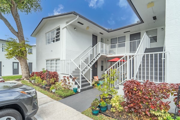 Modern Chic Getaway - Sleeps 11 - Palmwavestays - Coconut Creek, FL