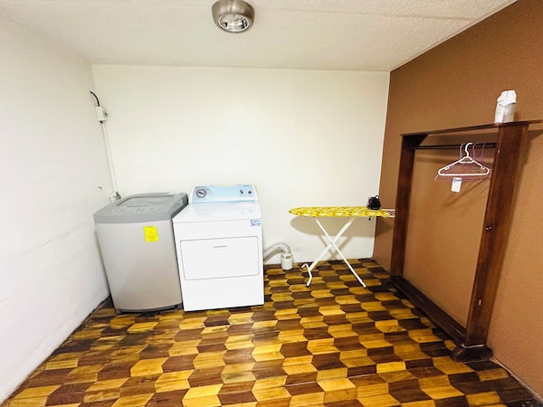 Hermoso Apartamento En El Centro De Baños De Agua Santa (Claveles) - Banos