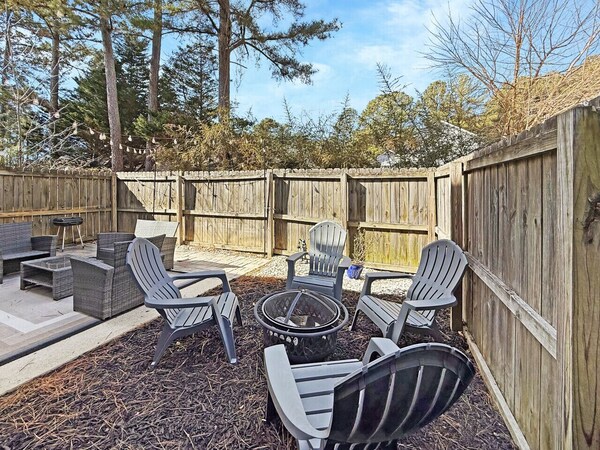 3br Townhome W/fire Pit | Near Walnut Creek - Raleigh, NC