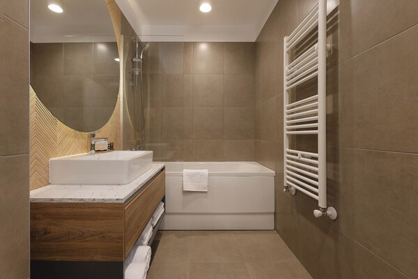 Tho Luxury Residence - Apartament Deluxe - Comuna Prejmer
