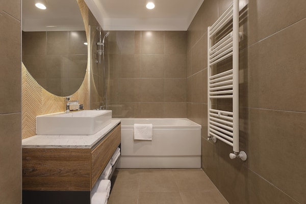 Tho Luxury Residence - Apartament Deluxe - Comuna Prejmer