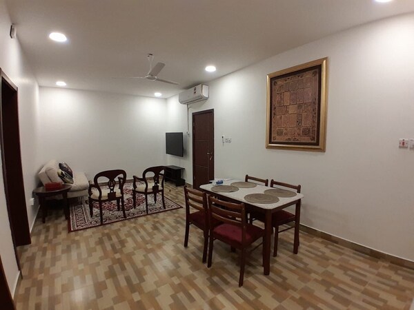 2-bedroom Apartment In Brilliant West Riffa With Wifi, Ac - 바레인