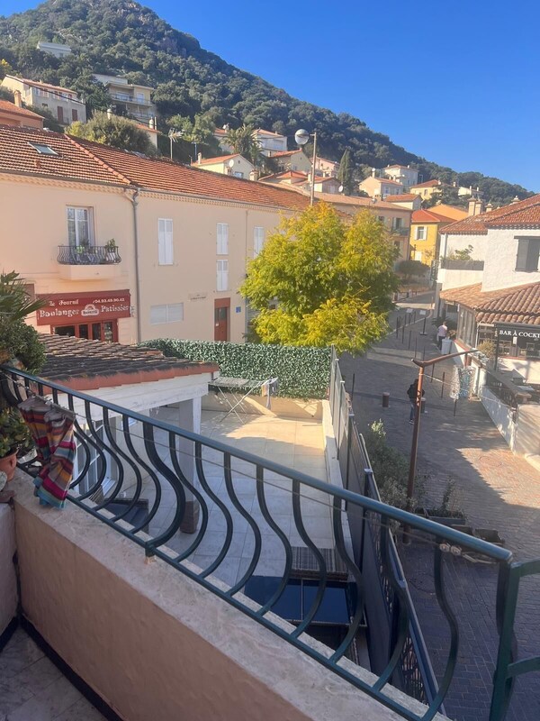 Très Bel Appartement Provençal Au Coeur D'un Village Animé - Saint-Raphaël