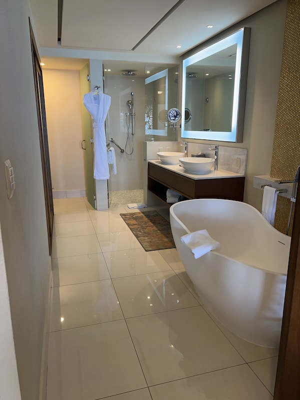 Chic Resort With Wifi, Ac, Fitness Room In Sunny San Jose Del Cabo - San José del Cabo