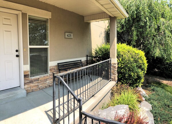 Modern Townhome Near The Center Of The City - Hogle Zoo, Salt Lake City